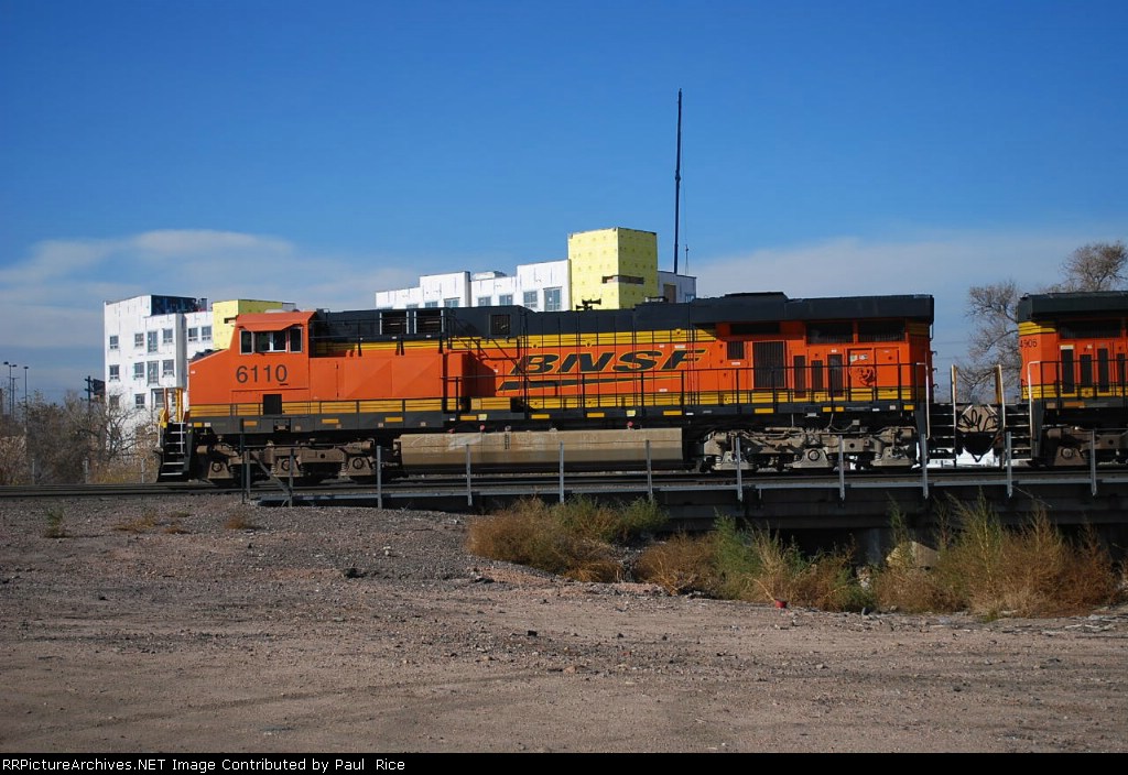 BNSF 6110